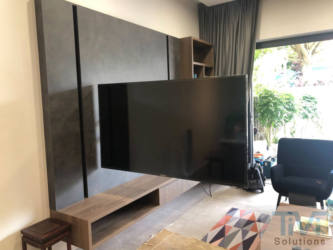 T103 Long Extension Full Motion Mount for TV 42-65" - Tivi Solutions