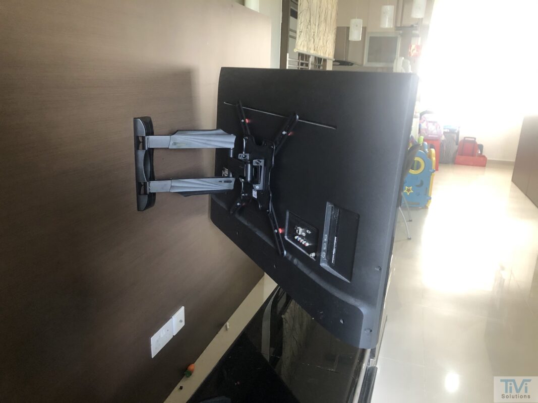 Single Arm Full Motion Mount Suitable for TV 32-52" (T101) - Tivi Solutions